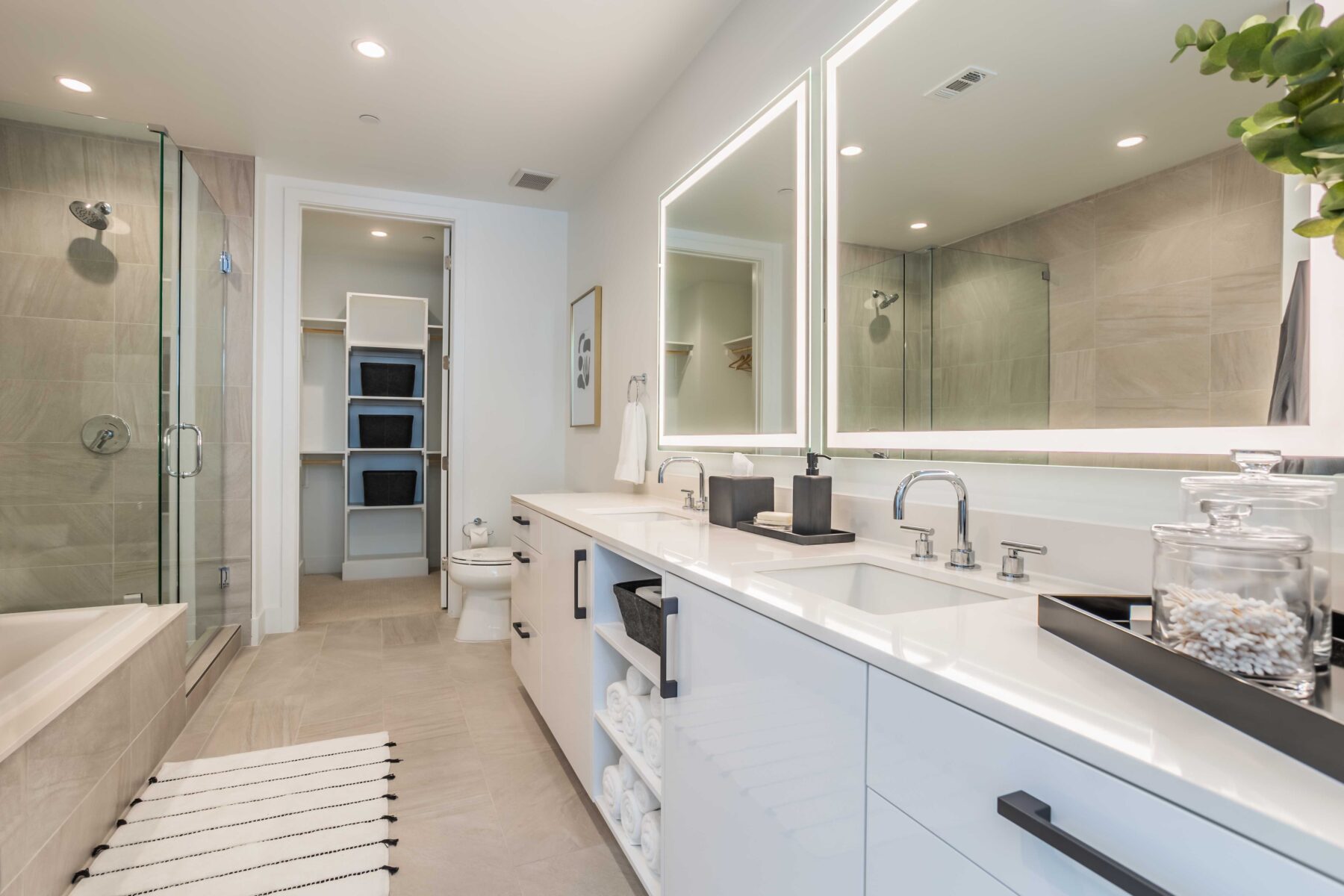 Parkside Residences | High Rise Luxury Apartments in Houston Texas